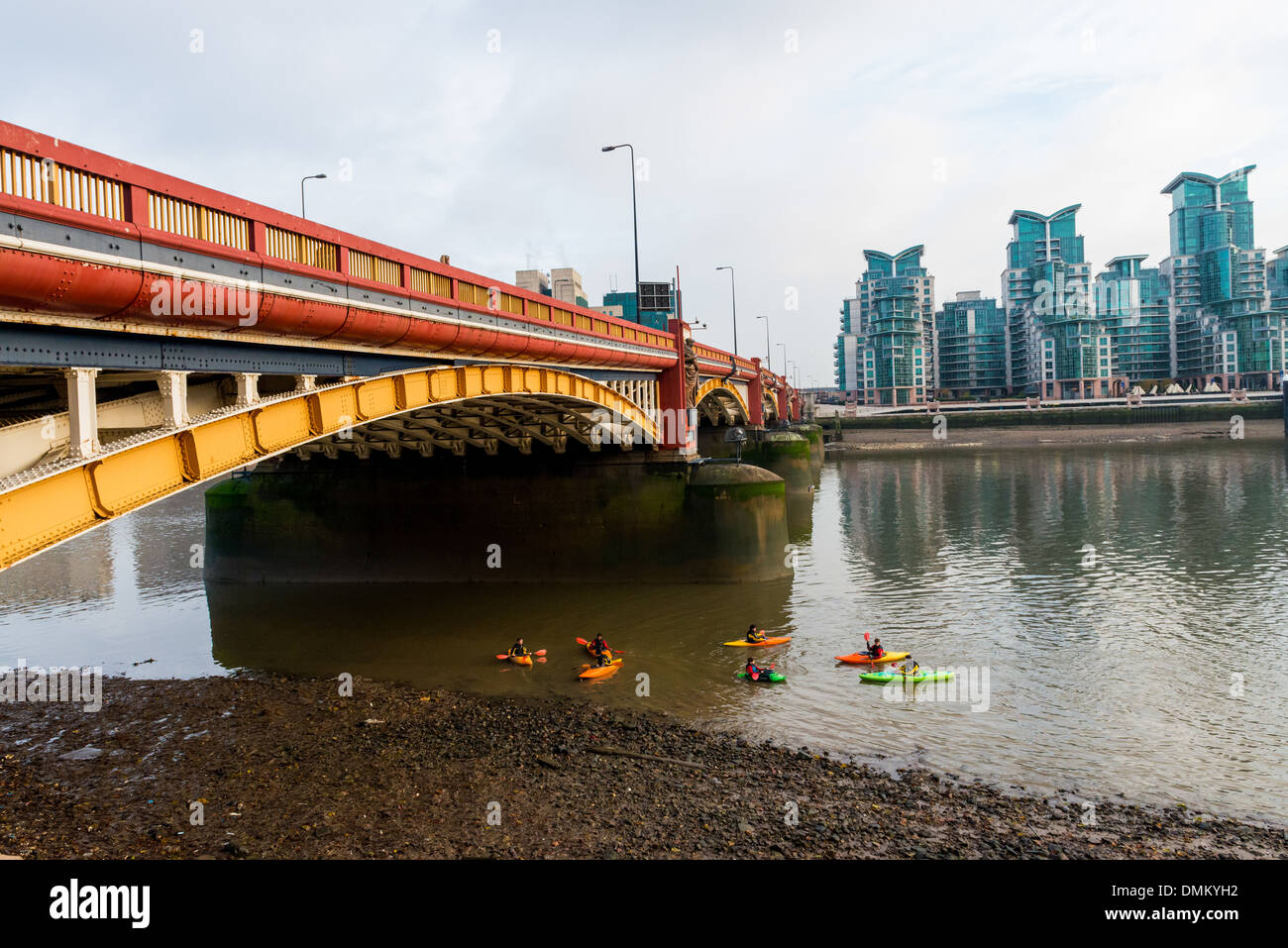 Vauxhall Bridge is a arch bridge in central London Stock Photo - Alamy