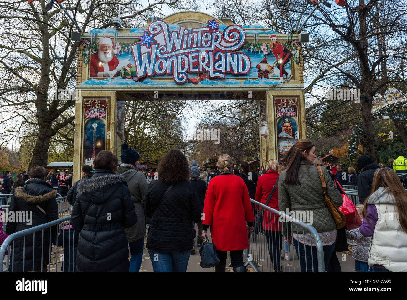 Winter wonderland london hyde park hi-res stock photography and images ...