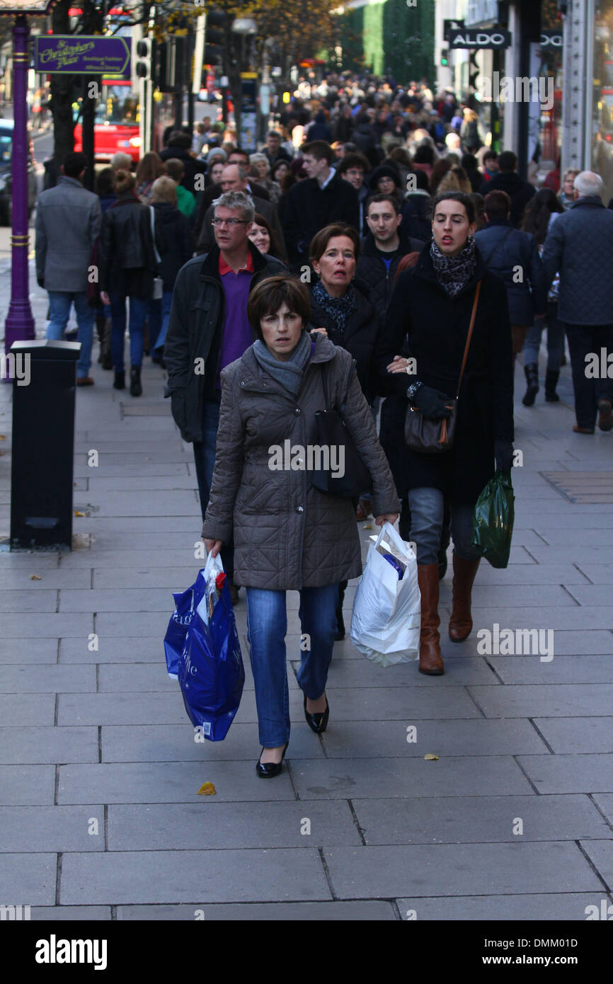 Fairly busy street hi-res stock photography and images - Alamy