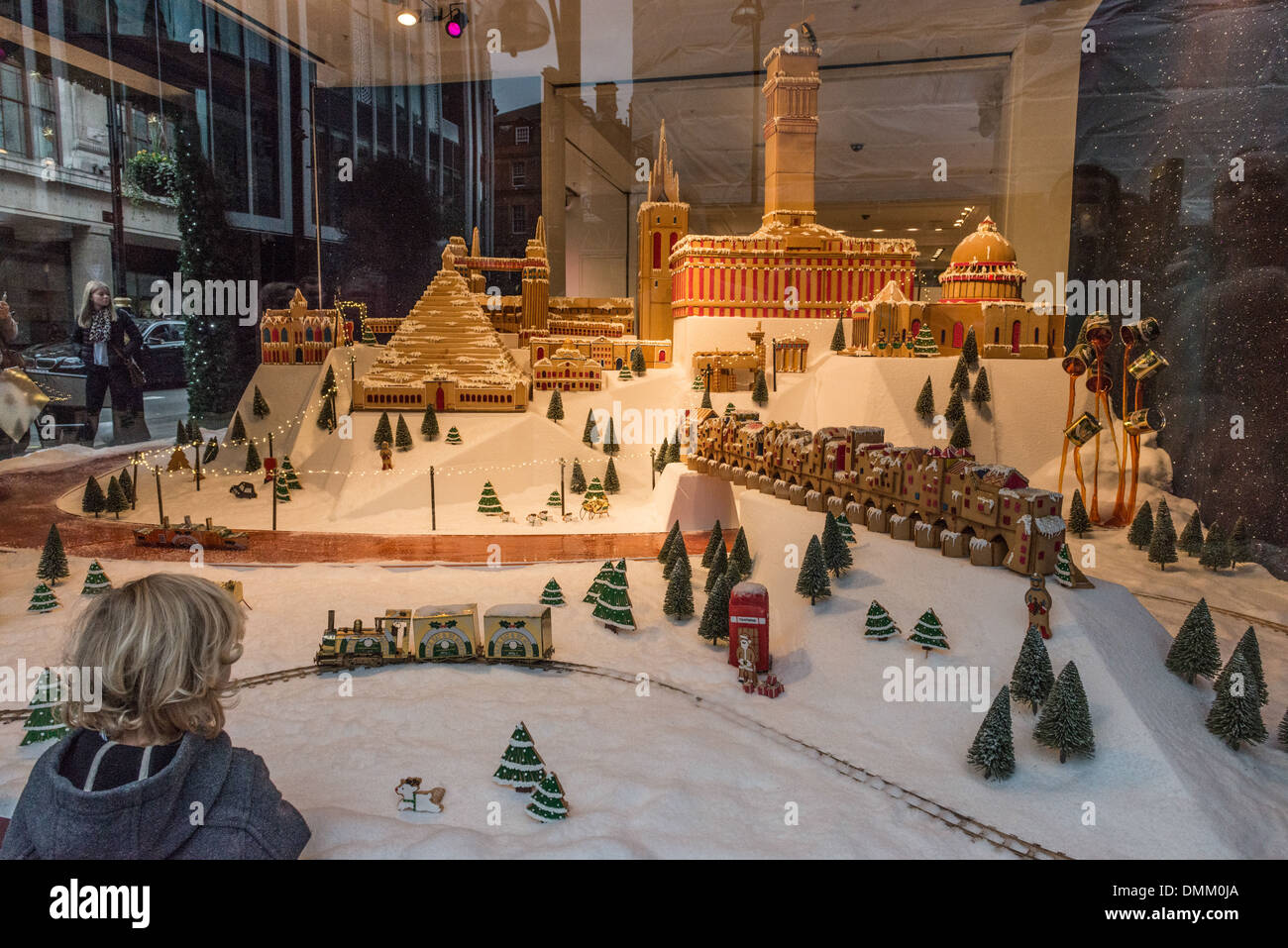 Christmas display at Selfridges flagship store in London Stock Photo ...
