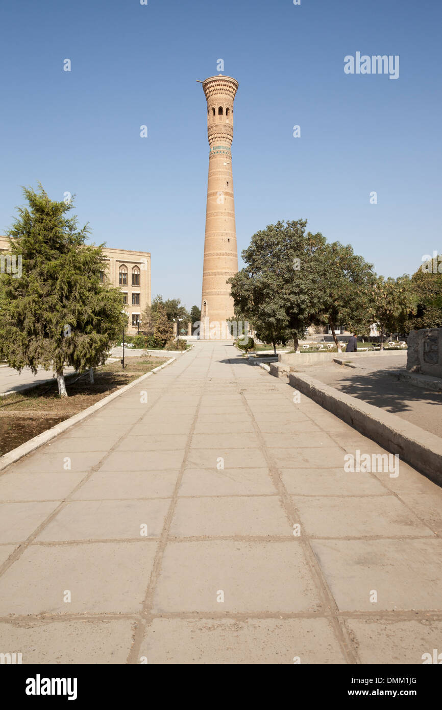 Islamic mosques towering minaret hi-res stock photography and images ...