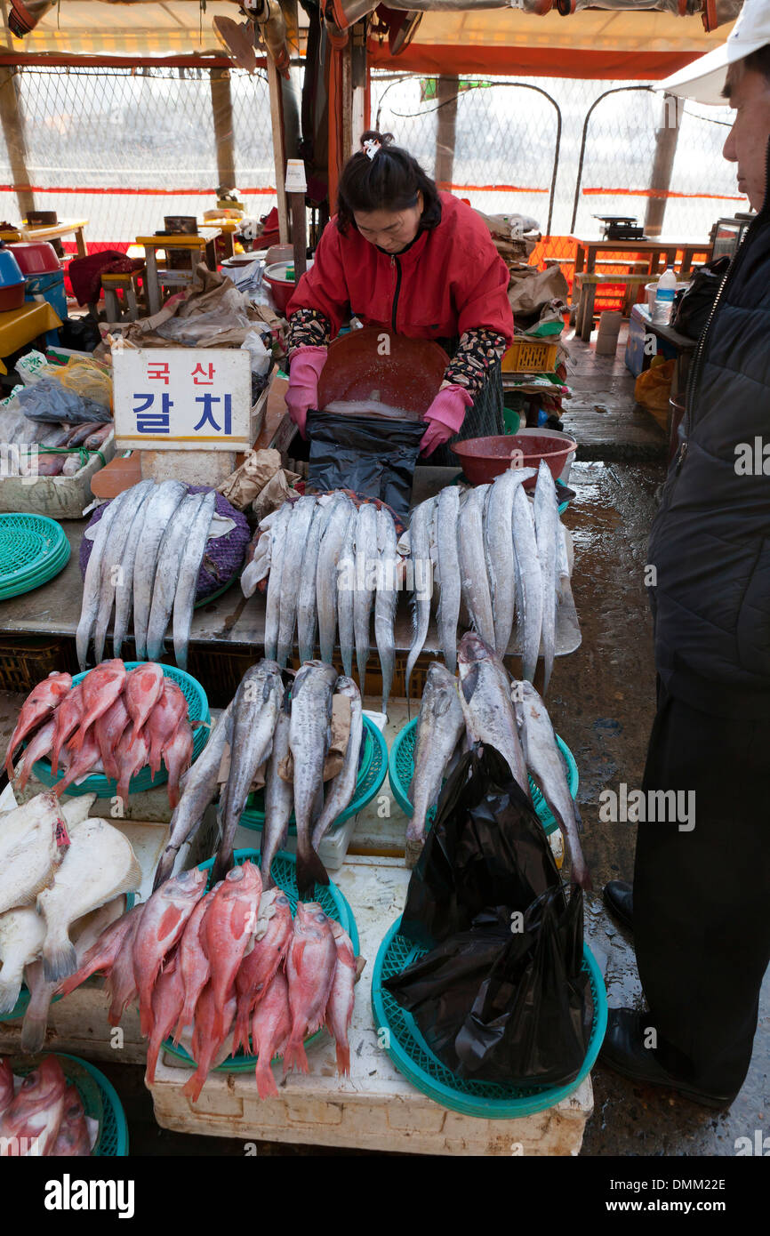 Various fresh fish stand at Shijang (traditional outdoor market ...