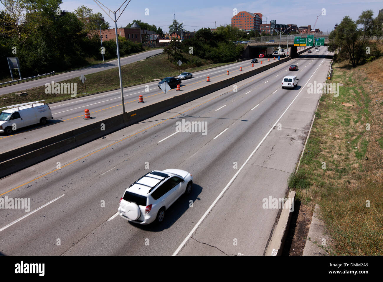 Cars travel down Interstate 70 in Columbus, Ohio Stock Photo - Alamy