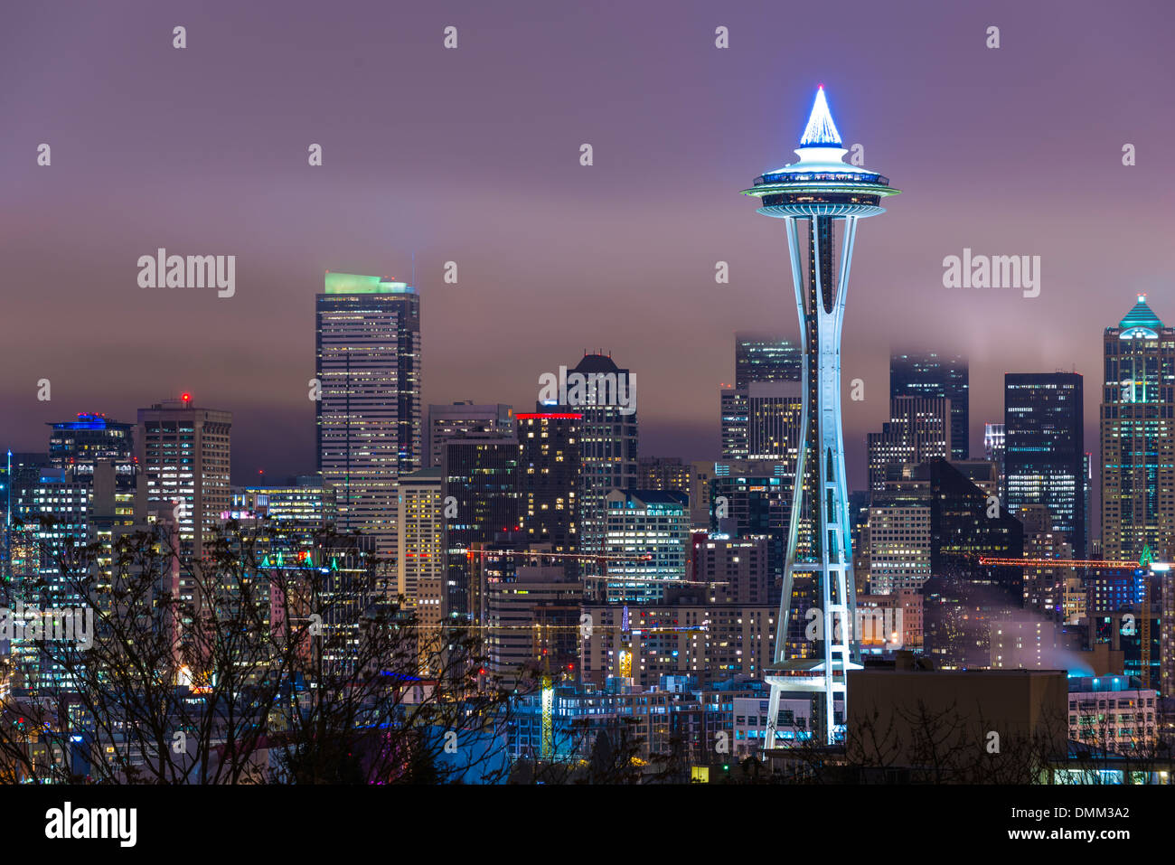 Seattle skyline night kerry park hi-res stock photography and images ...