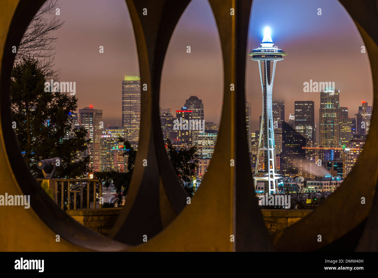 Seattle skyline night hi-res stock photography and images - Alamy