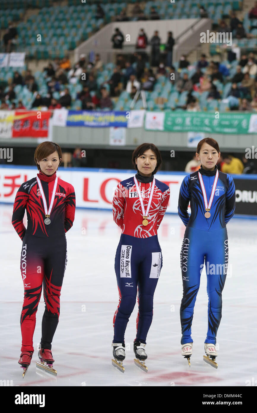 Osaka Pool Ice Skating Rink, Osaka Japan. 15th Dec, 2013. (L-R) Ayuko ...