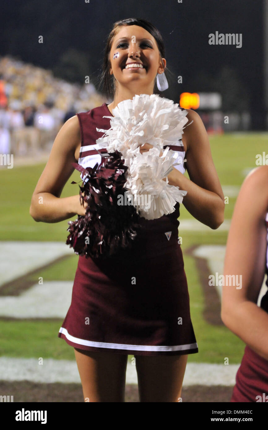 Georgia bulldogs cheerleader hi-res stock photography and images - Alamy