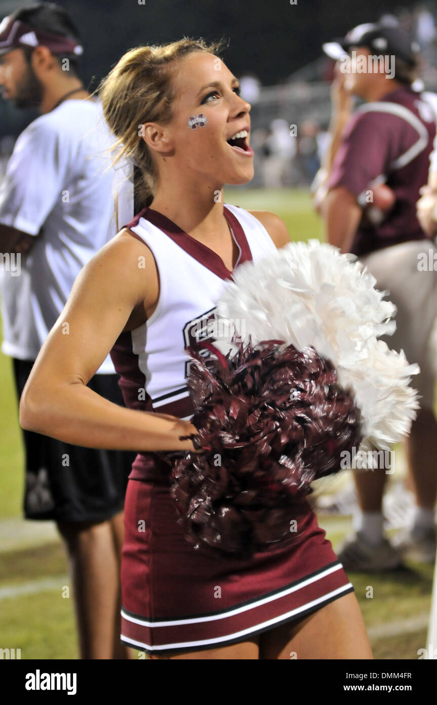 Georgia bulldogs cheerleader hi-res stock photography and images - Alamy