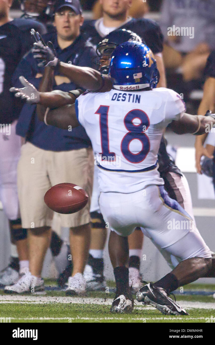 03 October 2009: Michael Poynter (#3) of the Rice Owls is denied a pass ...