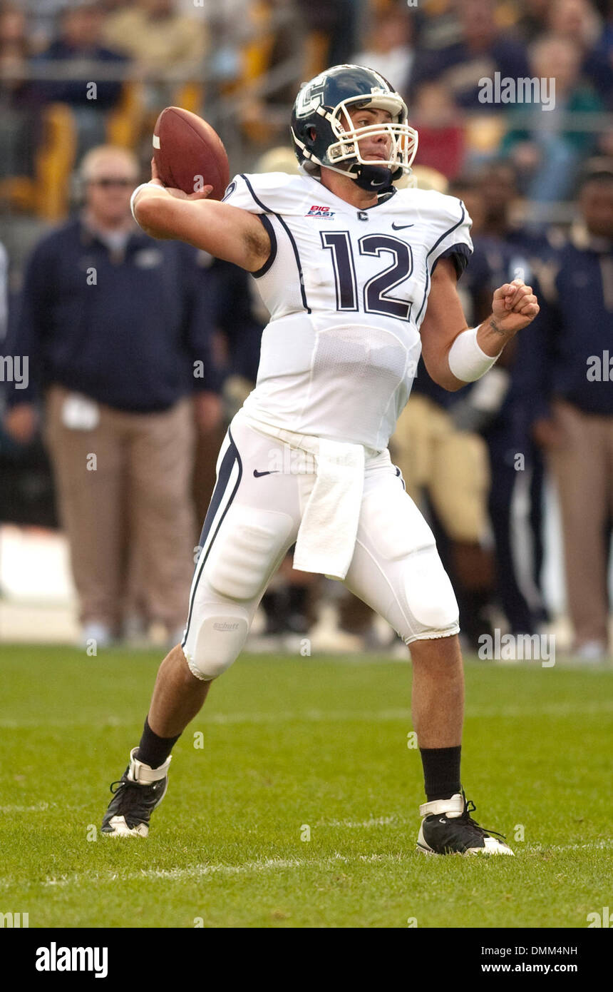 10 October 2009: Connecticut Huskies quarterback Cody Endres (12 ...