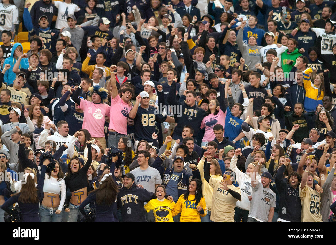 Pittsburgh panthers fans hi-res stock photography and images - Alamy