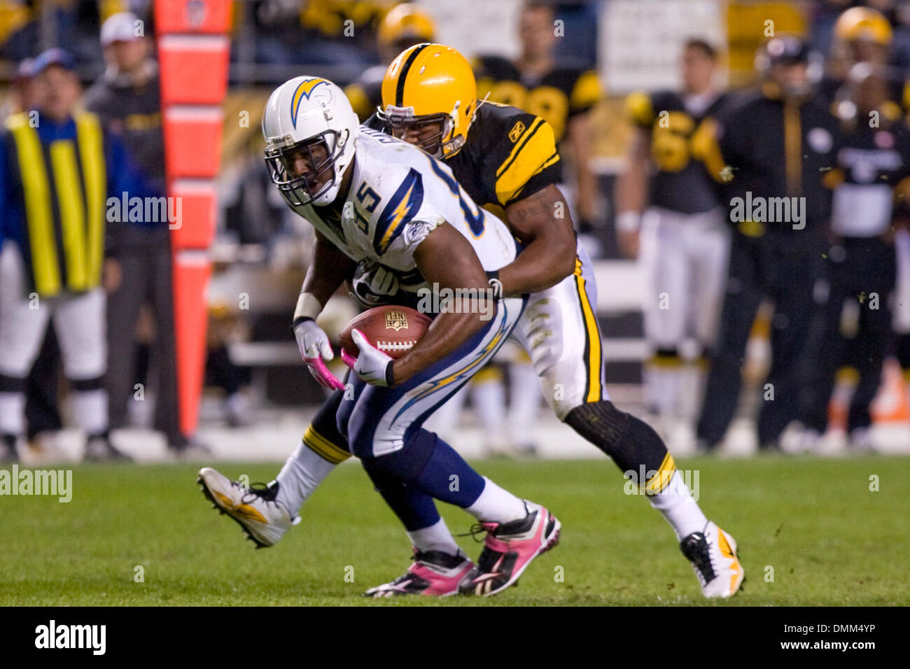Pittsburgh steelers linebacker james harrison hi-res stock photography ...