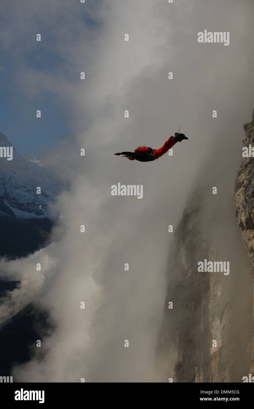 Diving downwards hi-res stock photography and images - Alamy