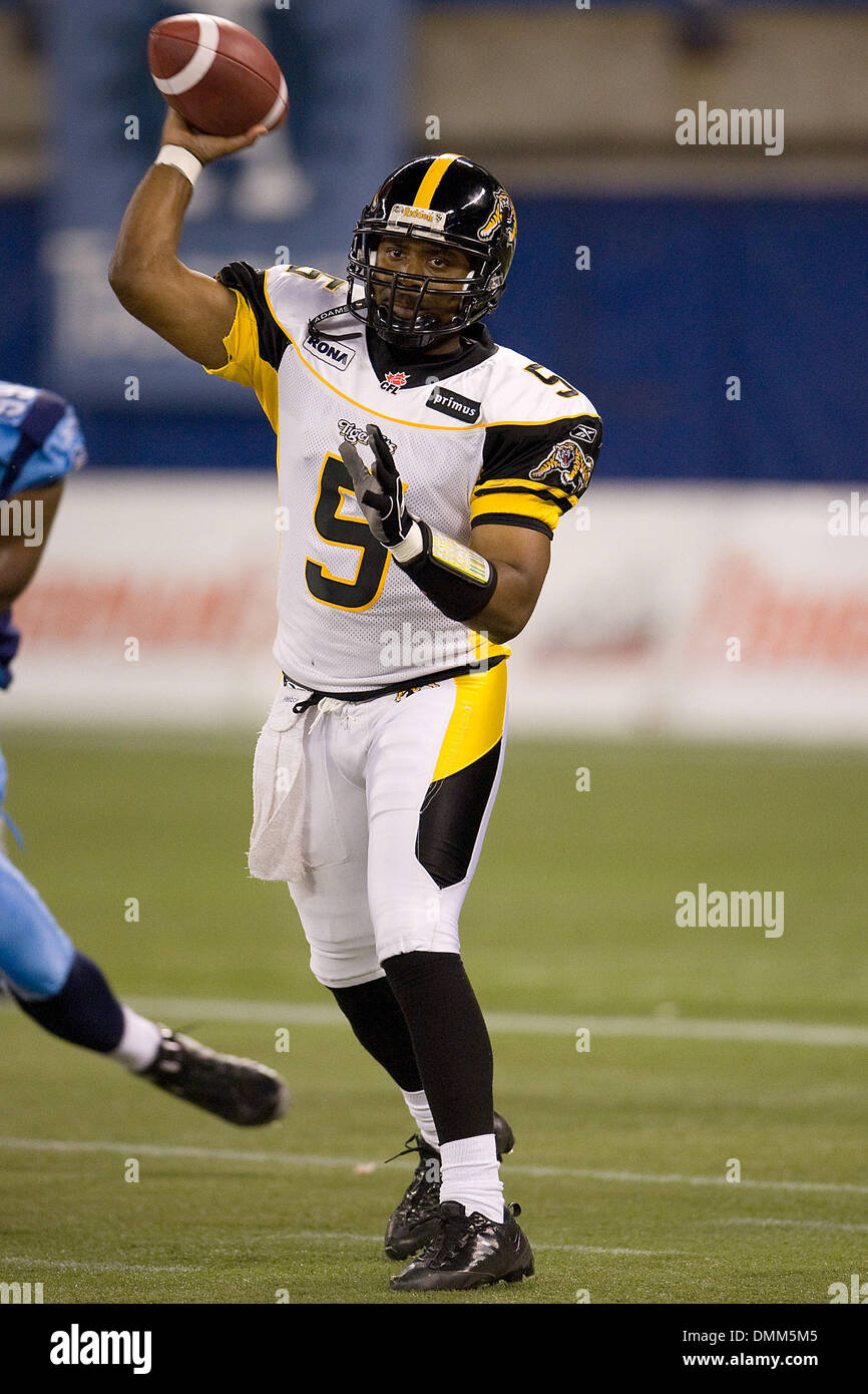 23 October 2009: Hamilton Tiger Cats quarterback Kevin Glenn #5 in ...