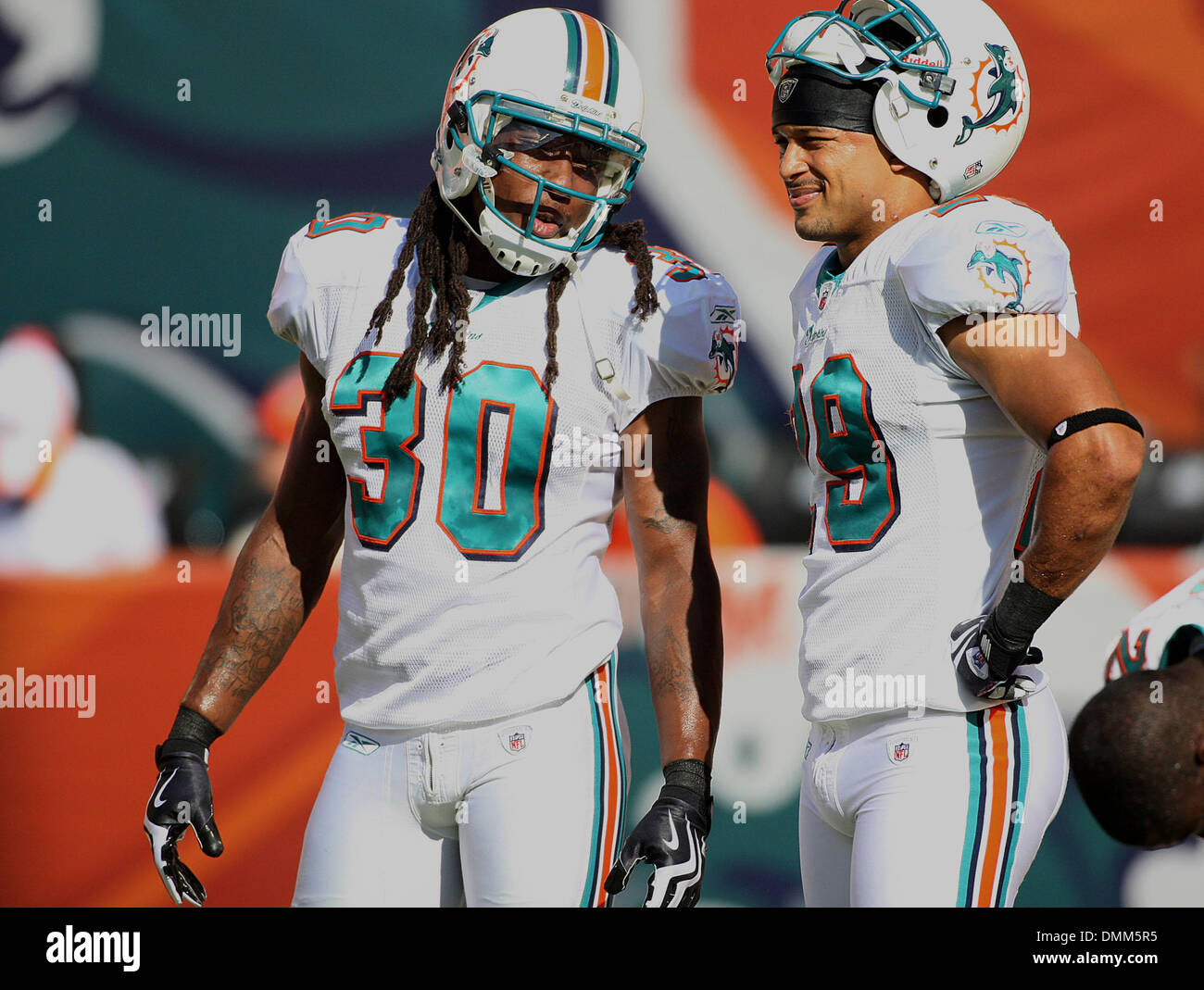 102509 (Damon Higgins/The Palm Beach Post) MIAMI - DOLPHINS VS SAINTS ...