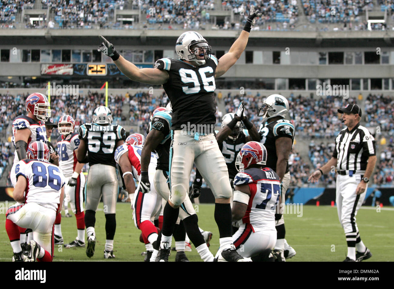 The defensive end of buffalo bills at hi-res stock photography and ...
