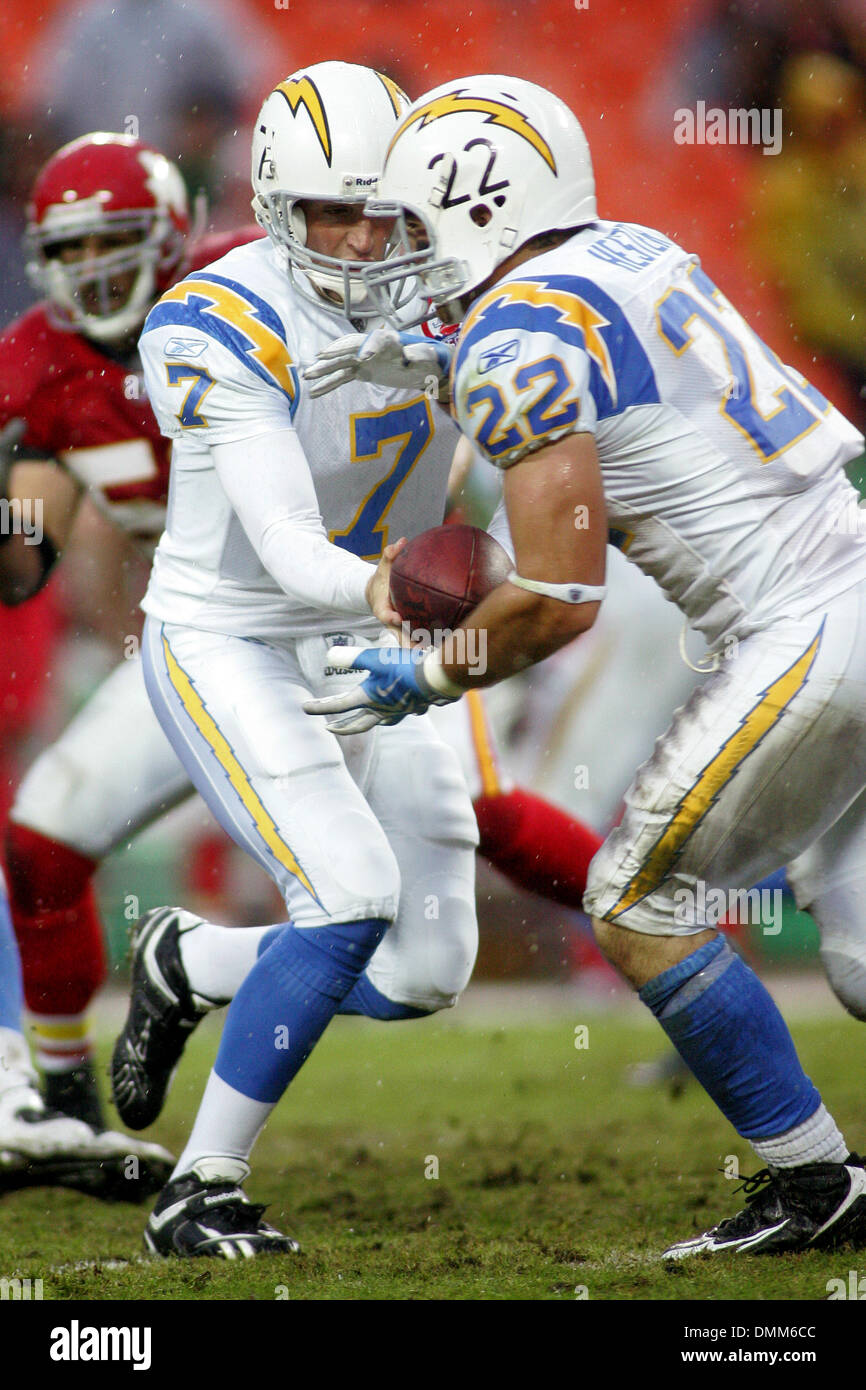 25 October 2009: San Diego Chargers quarterback Billy Volek (7) hands ...