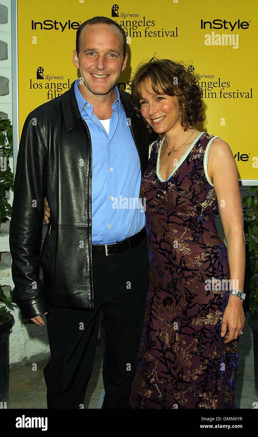 Jennifer grey husband clark gregg hi-res stock photography and images ...