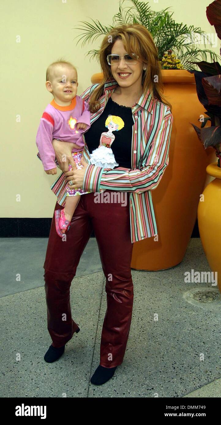 June 30, 2002 - Hollywood, CALIFORNIA, USA - JOELY FISHER AND DAUGHTER ...