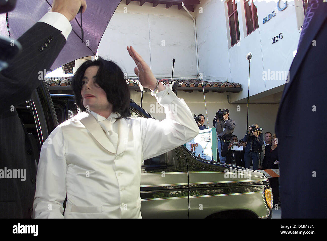 Jan. 1, 1990 - Santa Maria, CALIFORNIA, USA - MICHAEL JACKSON..ARRIVES ...