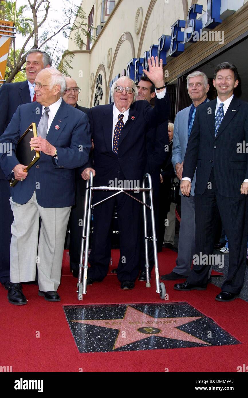 Apr. 1, 2002 - Hollywood, CALIFORNIA, USA - MAYOR JAMES HAHN, JOHNNY ...