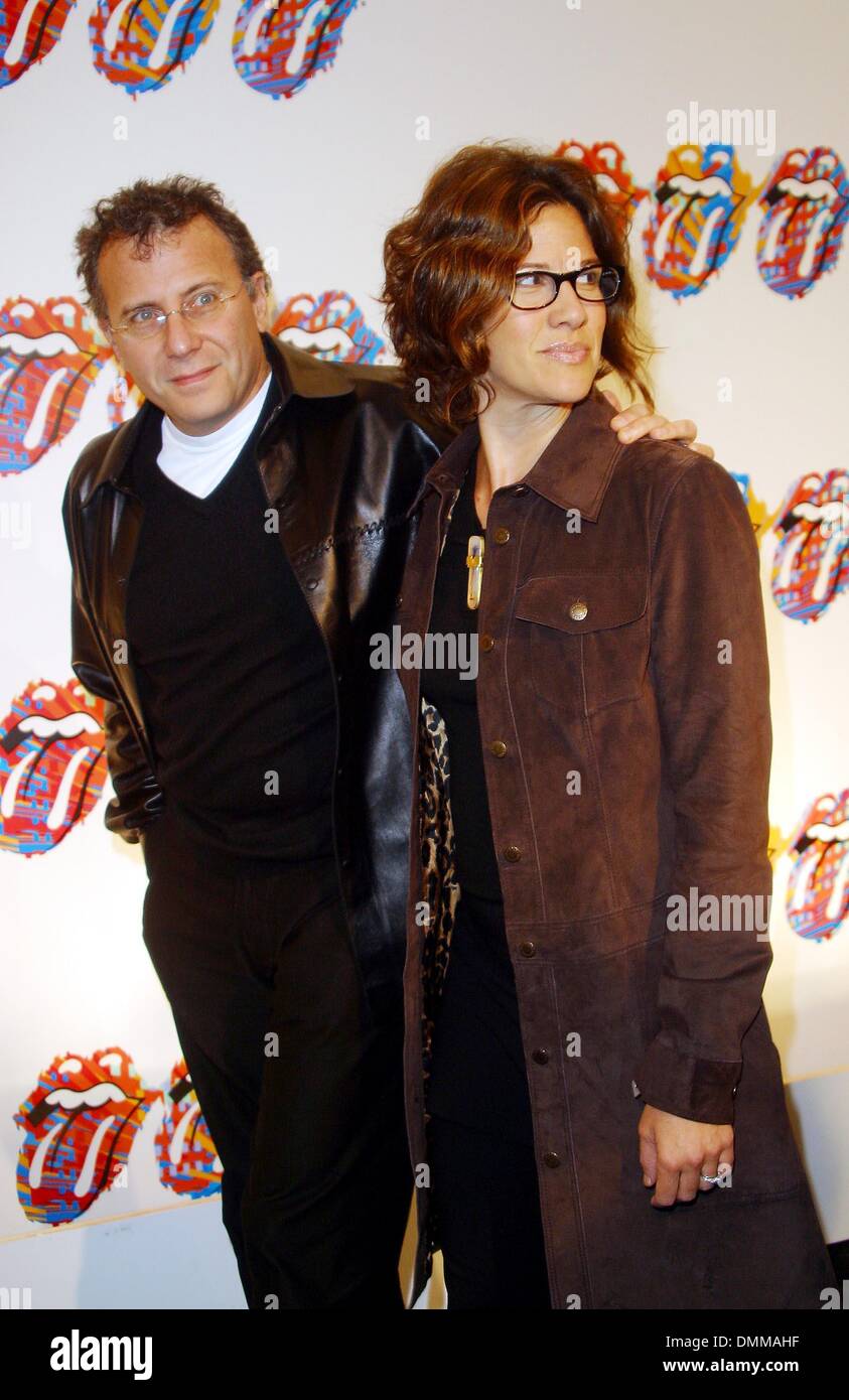 Nov. 3, 2002 - Beverly Hills, CALIFORNIA, USA - PAUL REISER AND WIFE ...