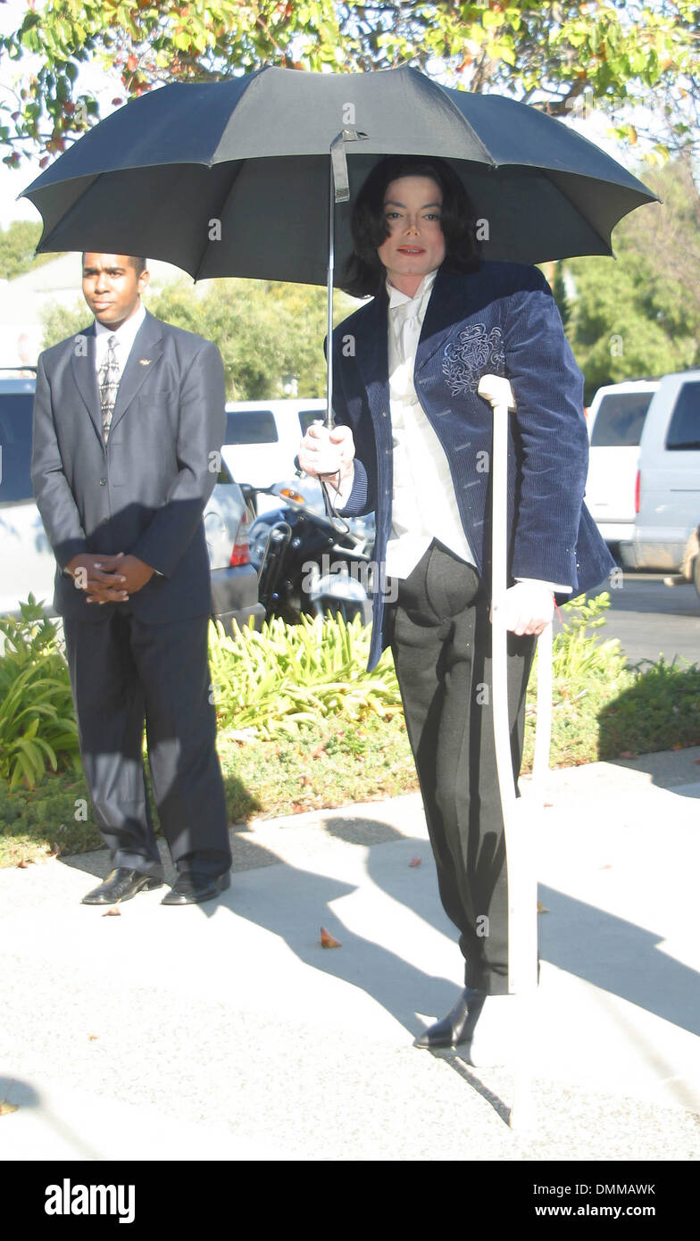 Dec. 3, 2002 - Santa Maria, CALIFORNIA, USA - MICHAEL JACKSON..ARRIVES ...