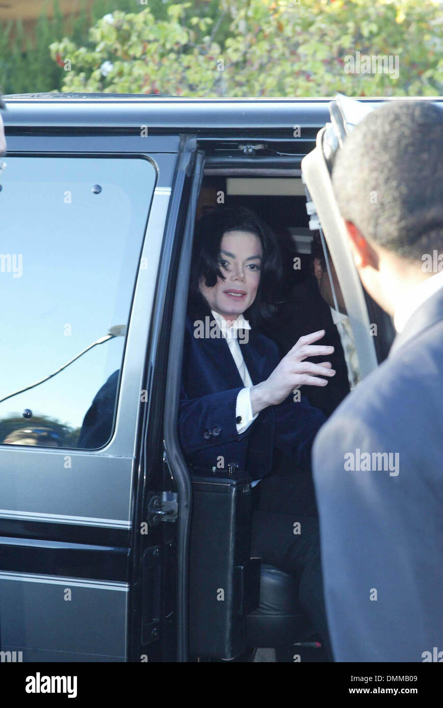 Dec. 3, 2002 - Santa Maria, CALIFORNIA, USA - MICHAEL JACKSON..LEAVES ...