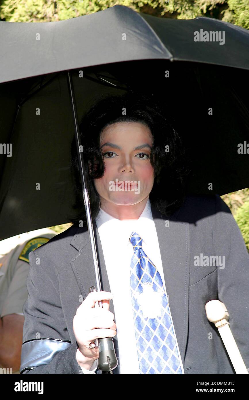 Dec. 4, 2002 - Santa Maria, CALIFORNIA, USA - MICHAEL JACKSON.AT THE ...