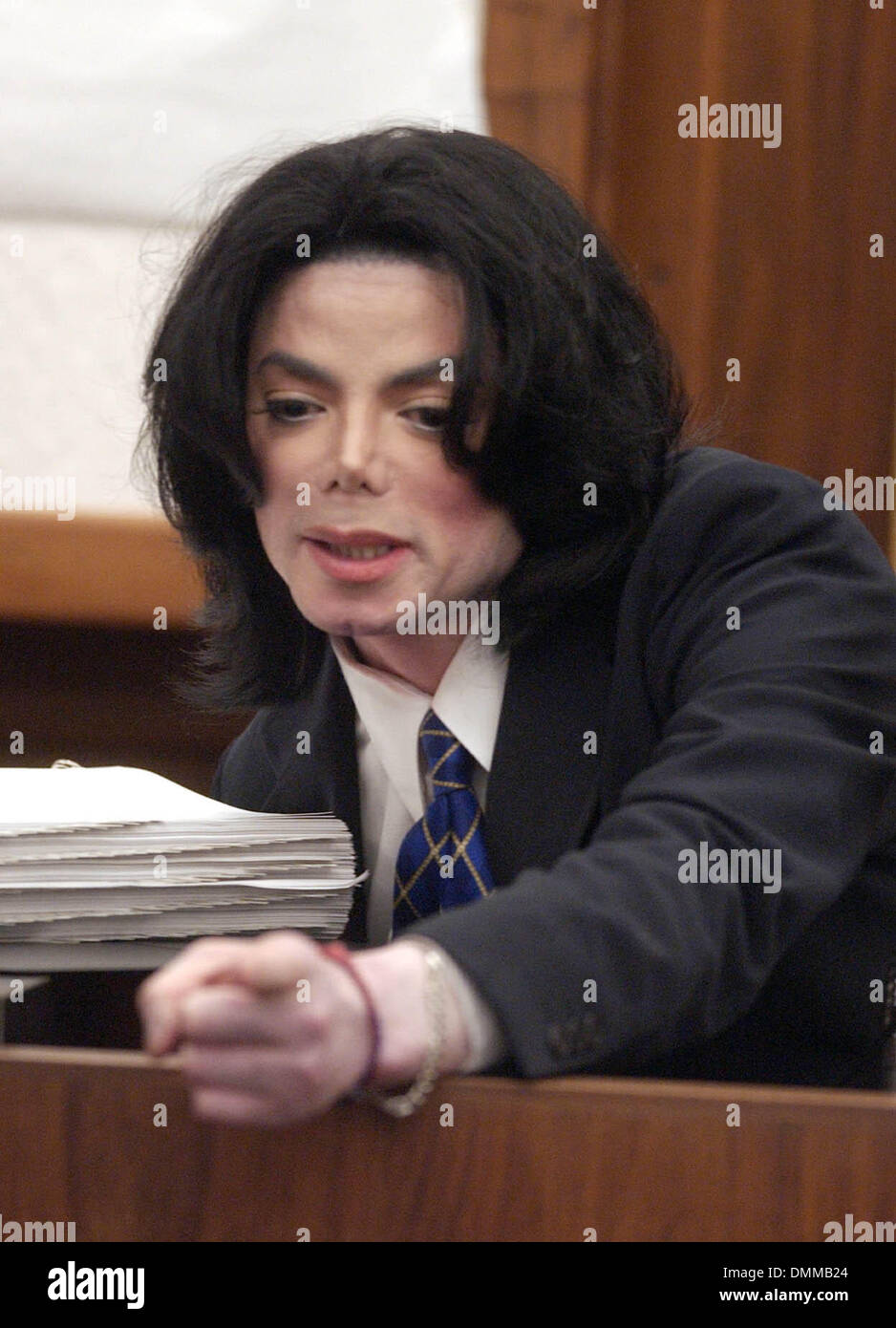 Dec. 4, 2002 - Santa Maria, CALIFORNIA, USA - MICHAEL JACKSON -.AT THE ...