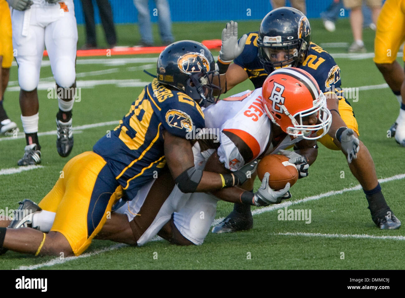 10 October 2009: Bowling Green Falcons wide receiver Freddie Barnes (7 ...