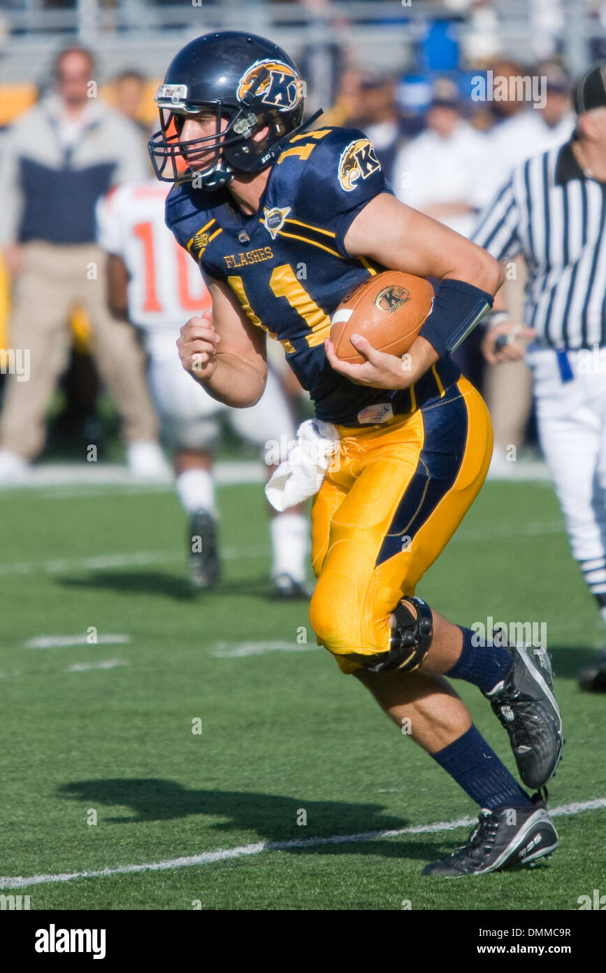10 October 2009: Kent State Golden Flashes quarterback Spencer Keith ...
