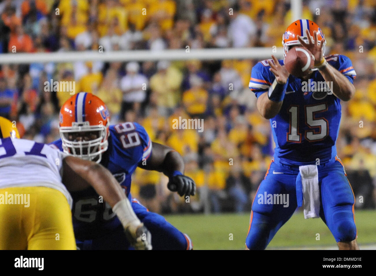 10 October 2009: Florida quarterback #15, Tim Tebow, is hidden by the ...