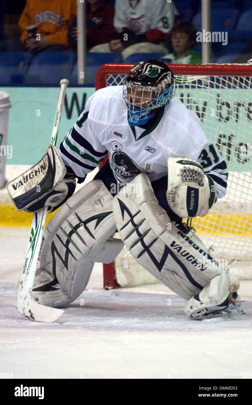 10 OCT 2009: Plymouth Whaler goalie Matt Hackett (31) looks around a ...