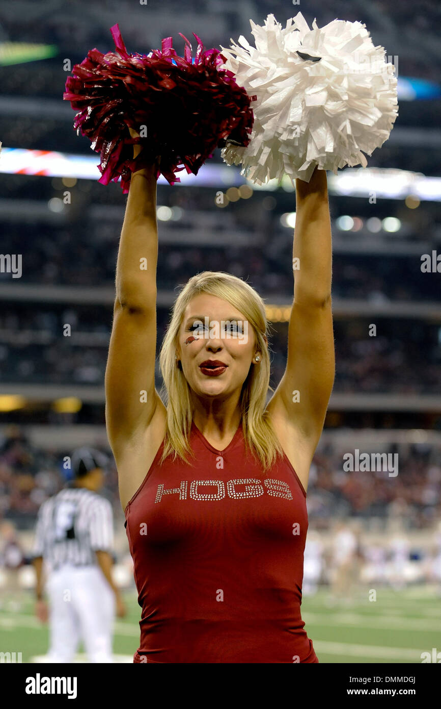 Arkansas razorback cheerleaders hi-res stock photography and images - Alamy