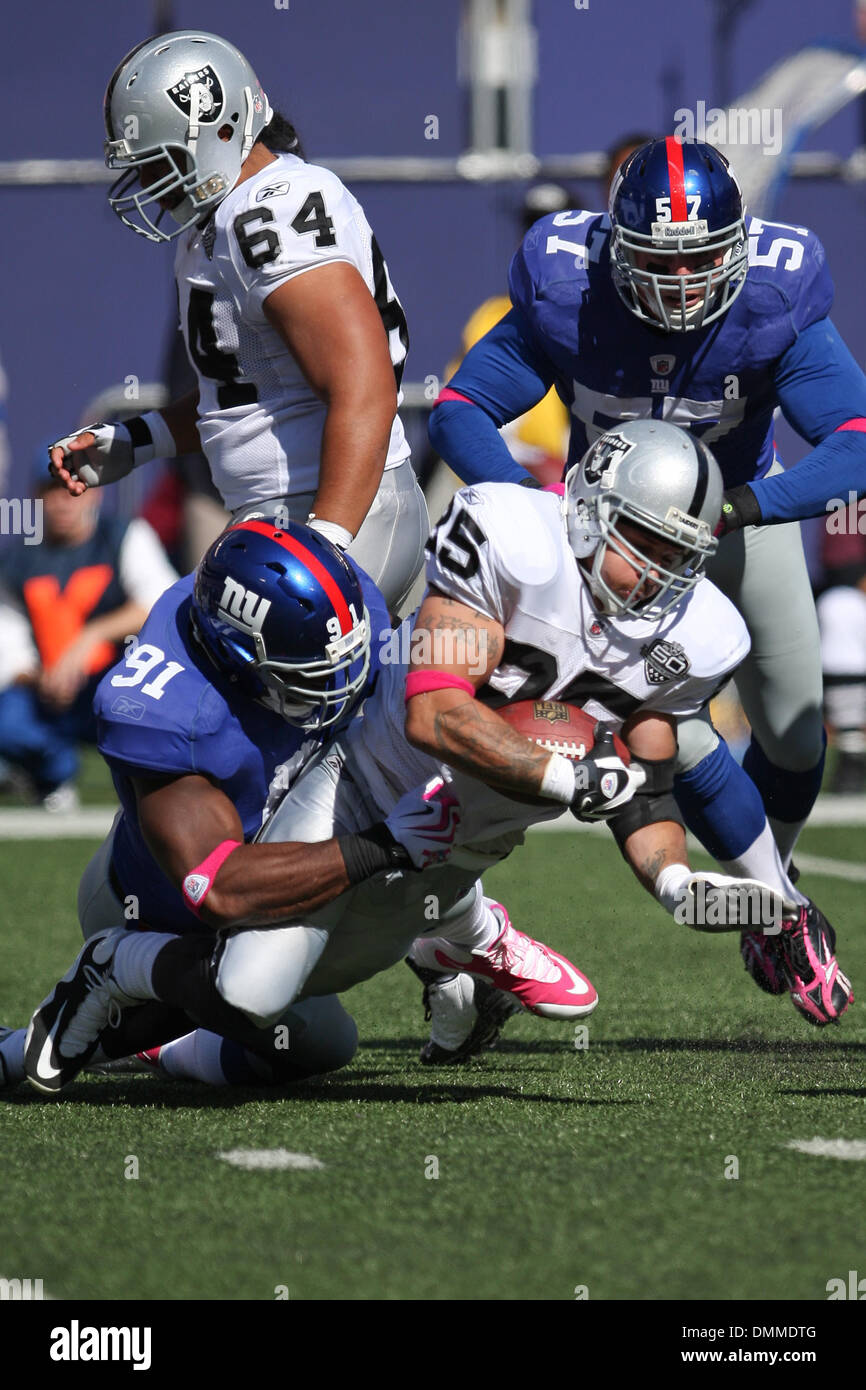 11 October 2009: Oakland Raiders #25 Running Back Justin Fargas tackled ...