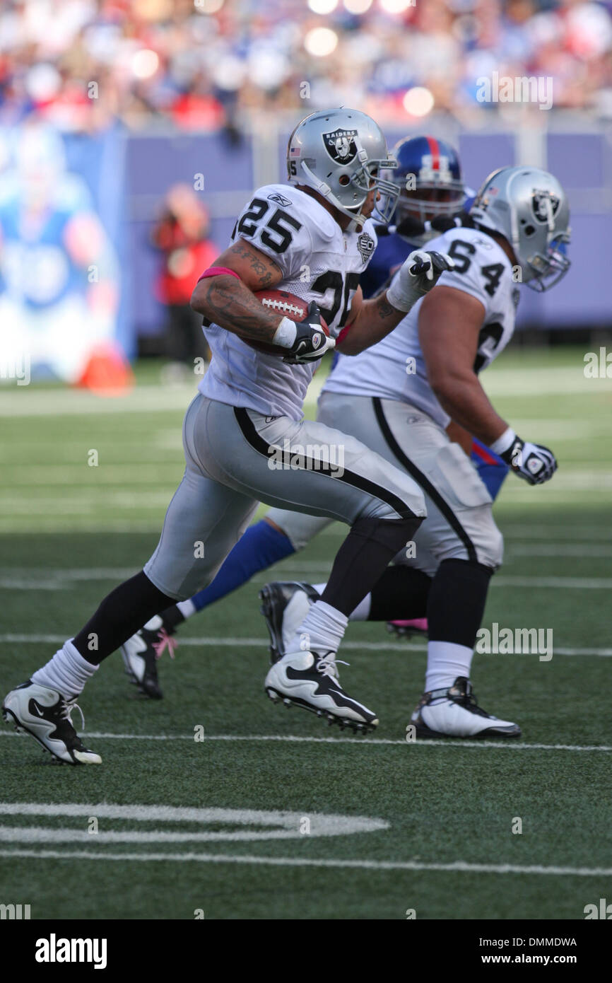 11 October 2009: Oakland Raiders #25 Running Back Justin Fargas. The ...