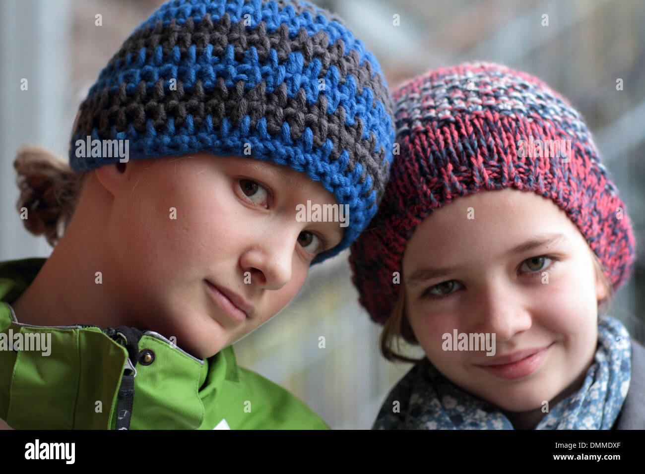 two girls with the head together Stock Photo - Alamy