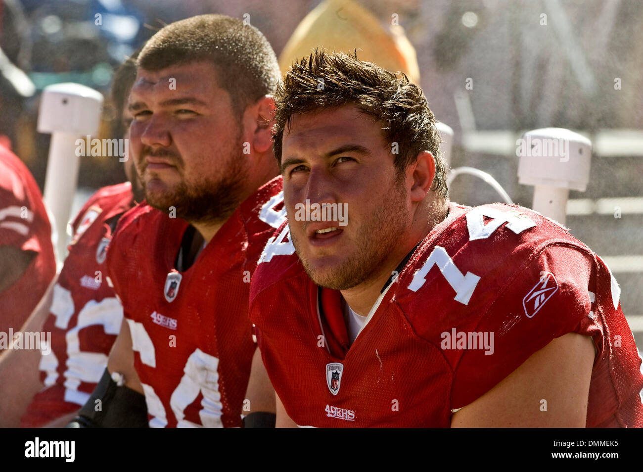 San francisco 49ers offensive guard hi-res stock photography and images ...