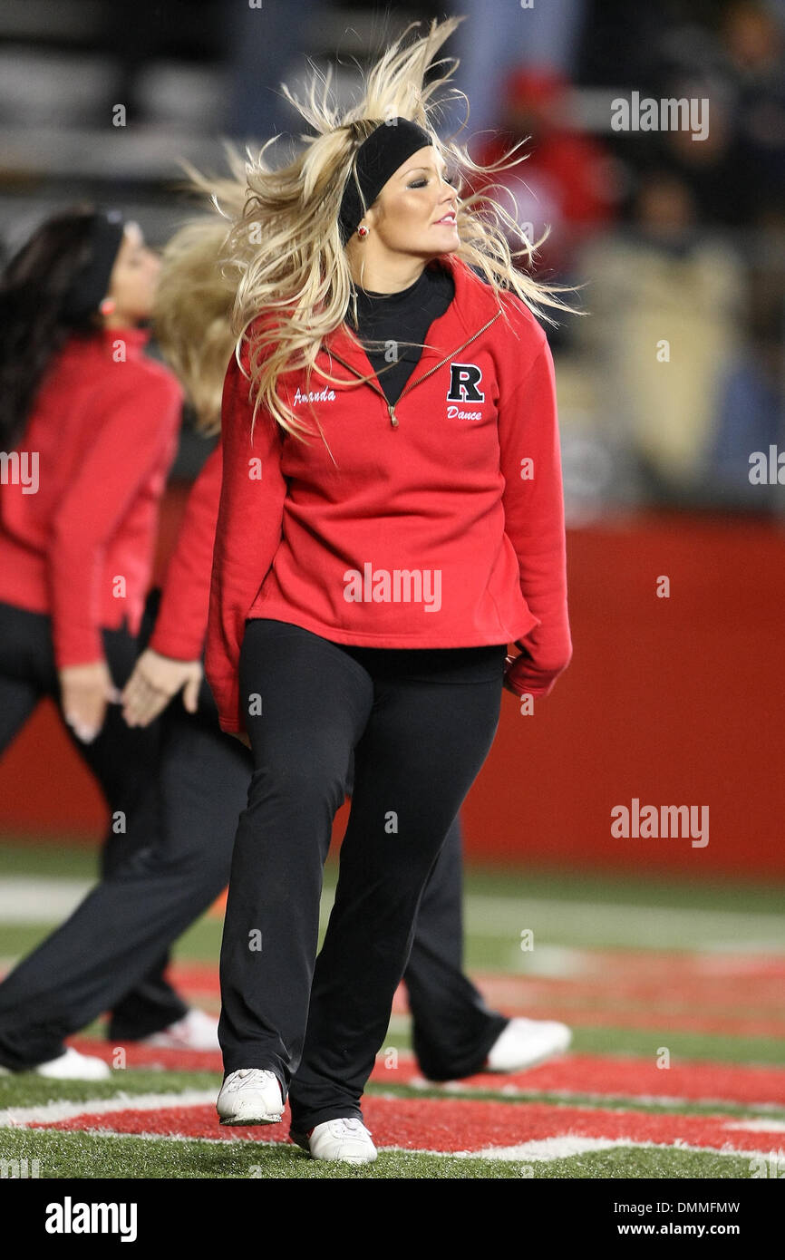 Rutgers scarlet knights dance team hi-res stock photography and images ...
