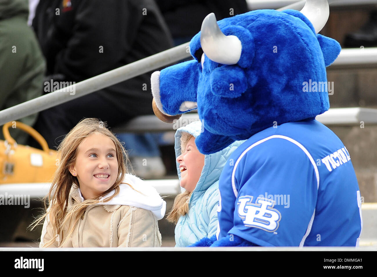 Akron zips mascot hi-res stock photography and images - Alamy