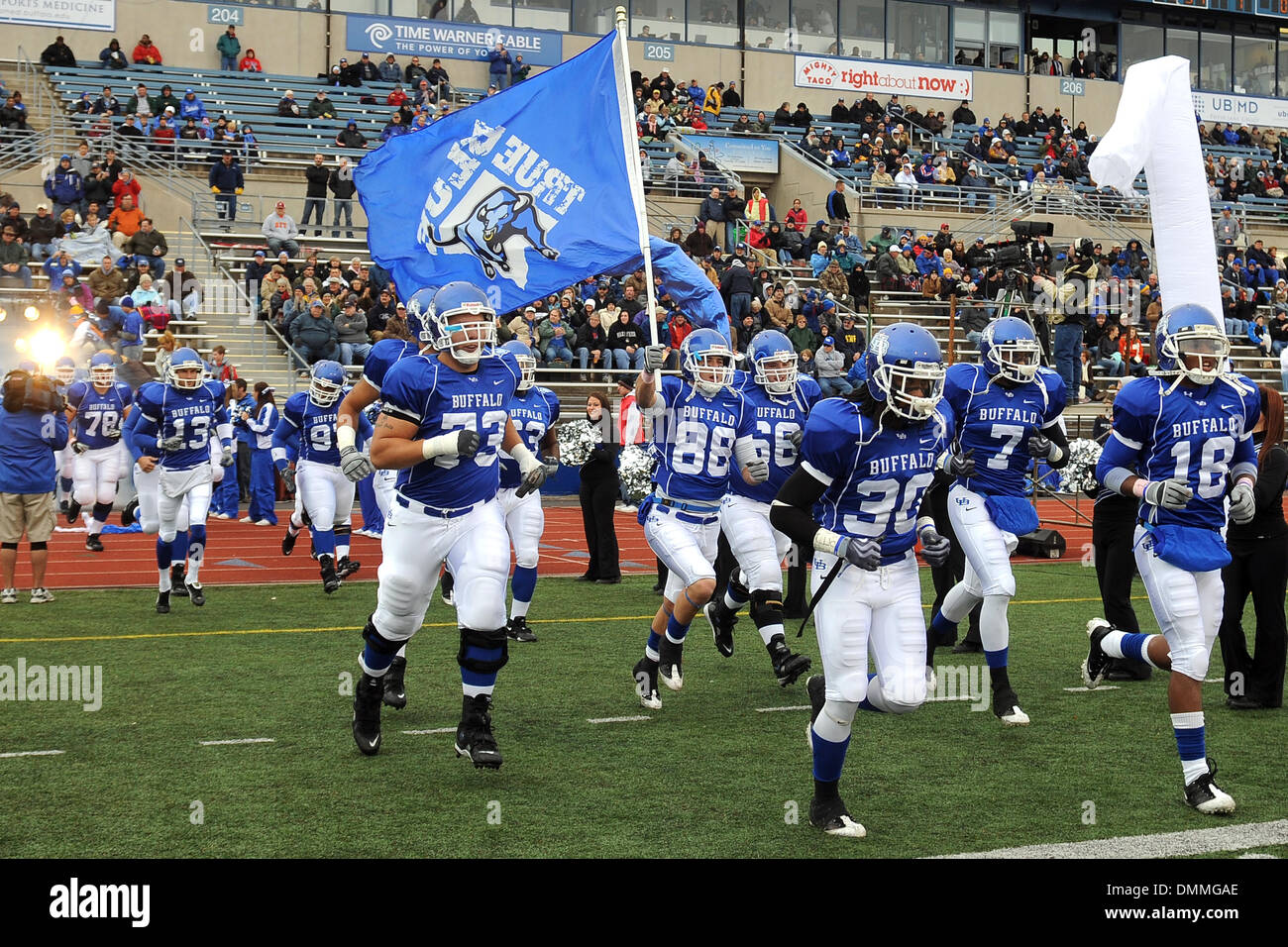 17 October 2009: Buffalo wide receiver Brett Hamlin (88) runs from the ...