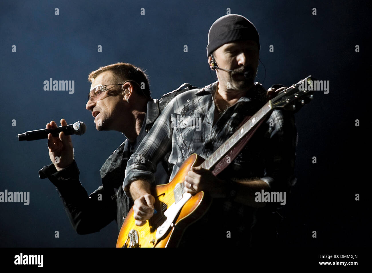 Bono singer irish rock band hi-res stock photography and images - Alamy