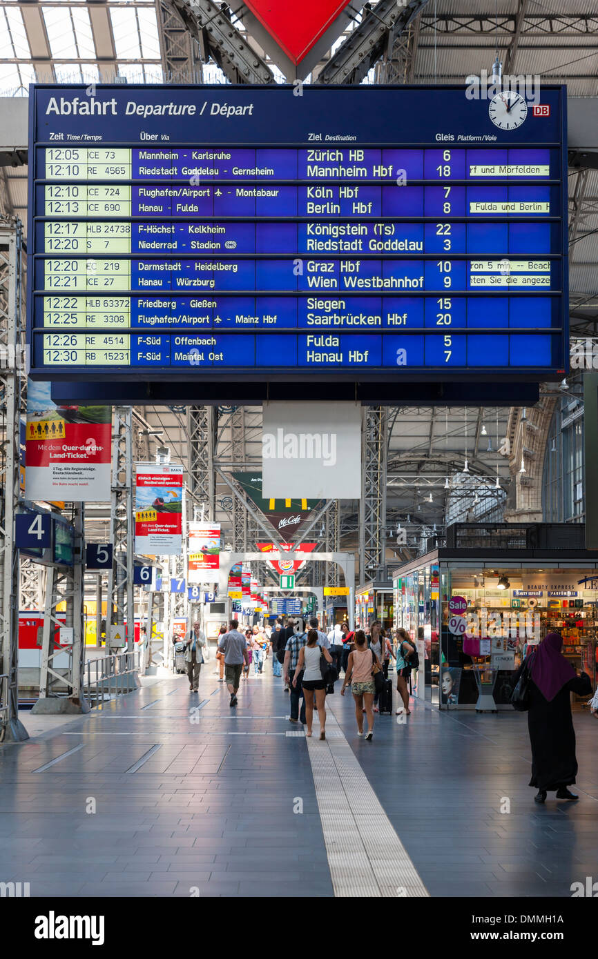 Destination display board hi-res stock photography and images - Alamy