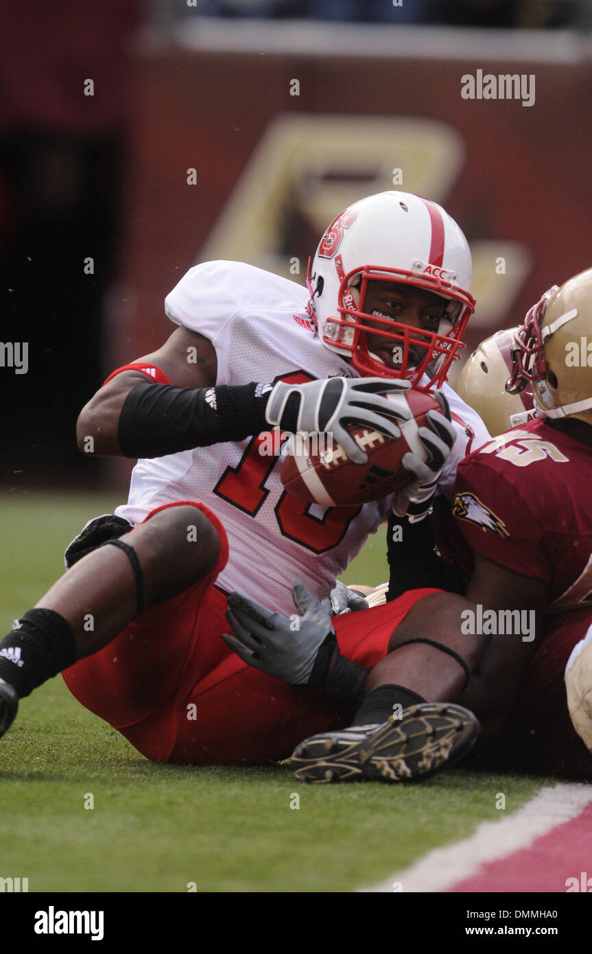 17 October 2009: North Carolina State wide receiver Darrell Davis (15 ...