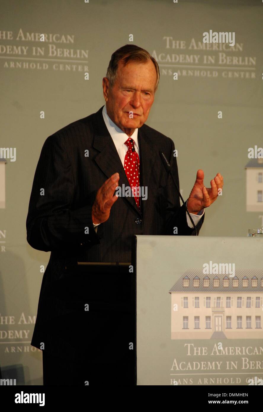 George h w bush 2008 hi-res stock photography and images - Alamy