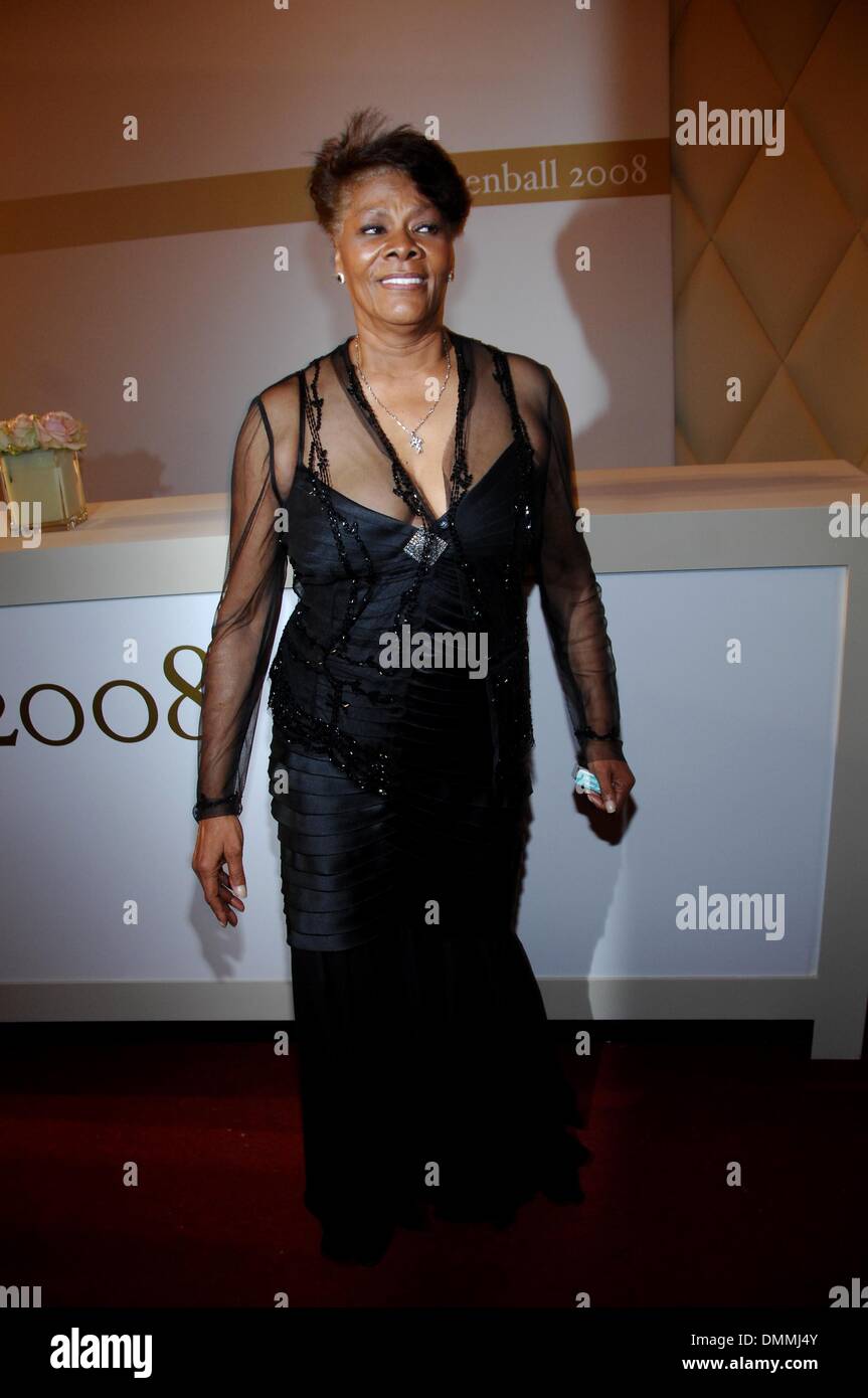 Dionne Warwick at the Rosenball 2008 in Berlin Stock Photo - Alamy