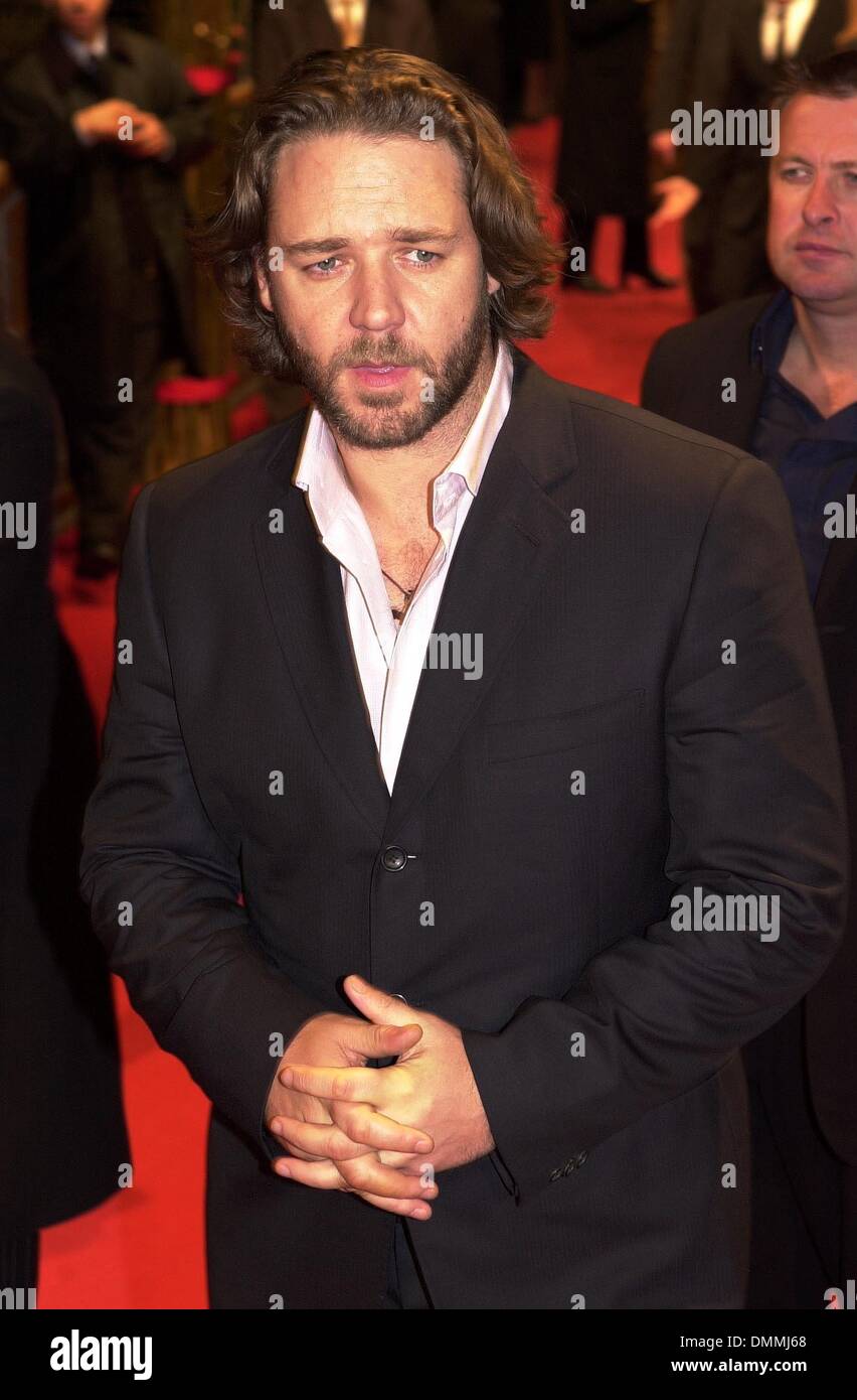 Russel crowe hi-res stock photography and images - Alamy