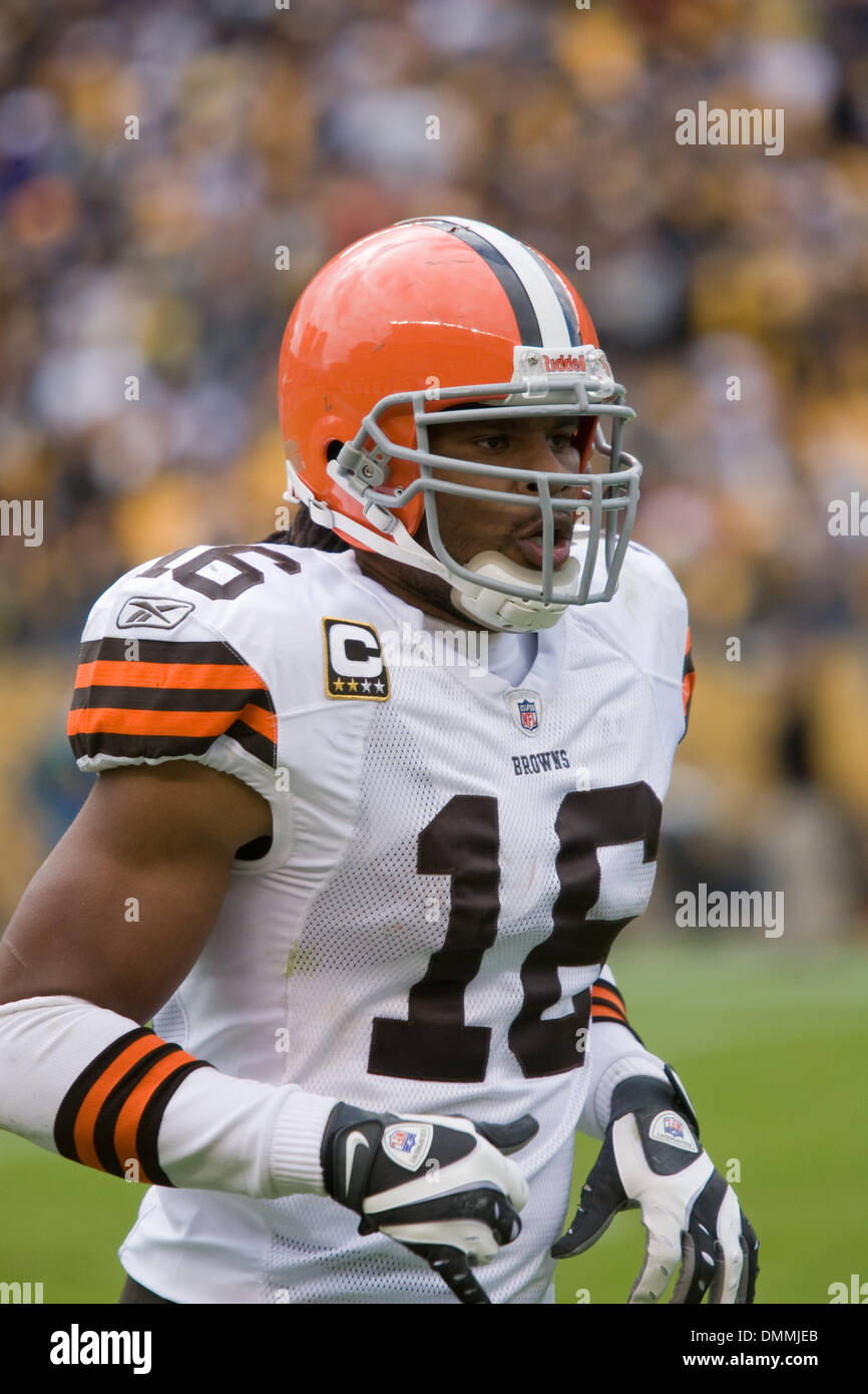 18 October 2009: Cleveland Browns Josh Cribbs (16) during the NFL ...