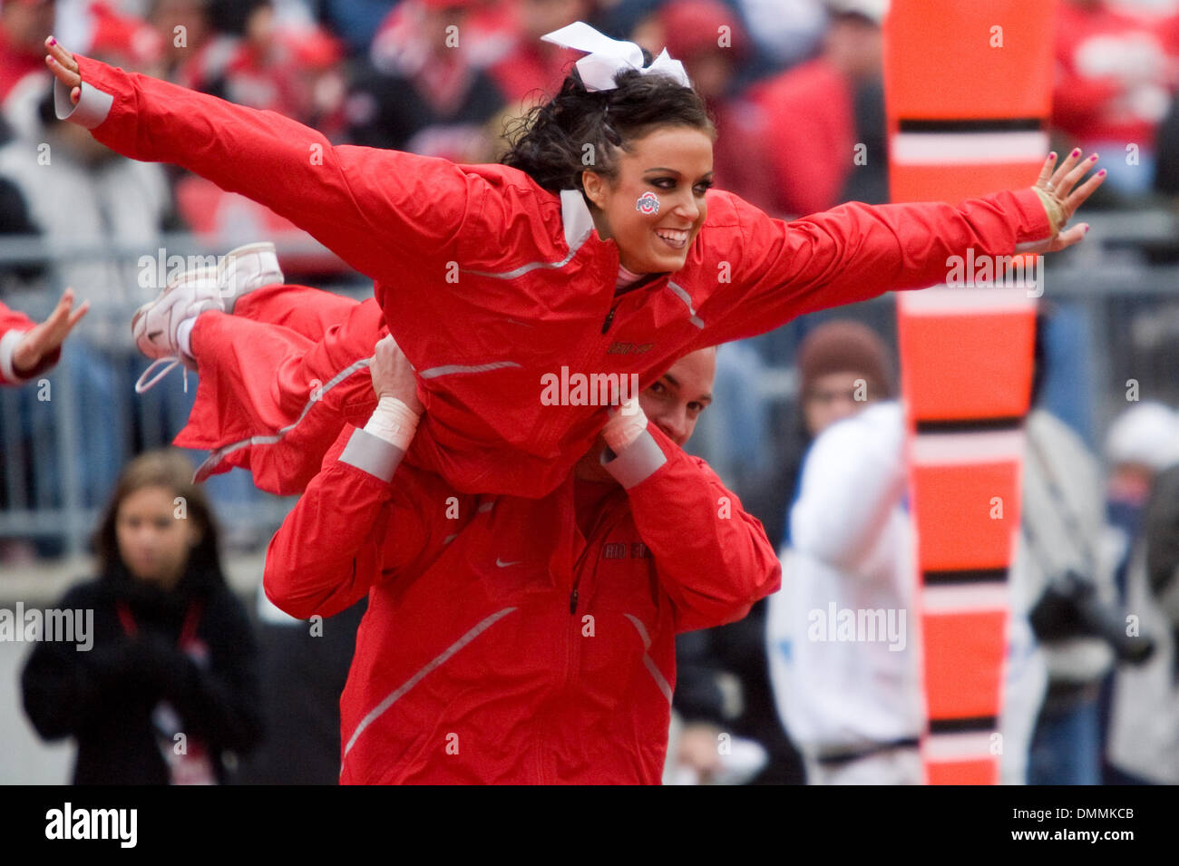 24 October 2009: Ohio State Buckeyes cheerleaders celebrate a touchdown ...